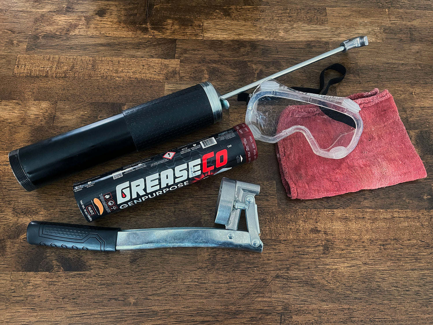 How to properly load grease gun? What way does a grease tube fit into ...
